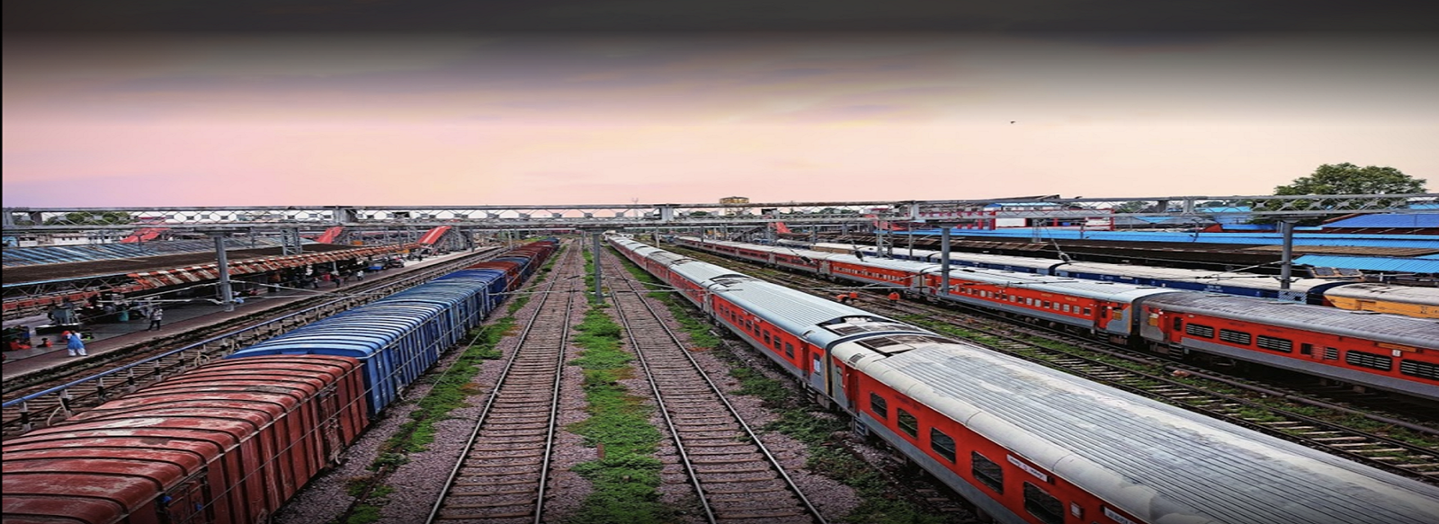 Top 10 Busiest Railway Stations In India top-10-busiest-railway-stations-in-india